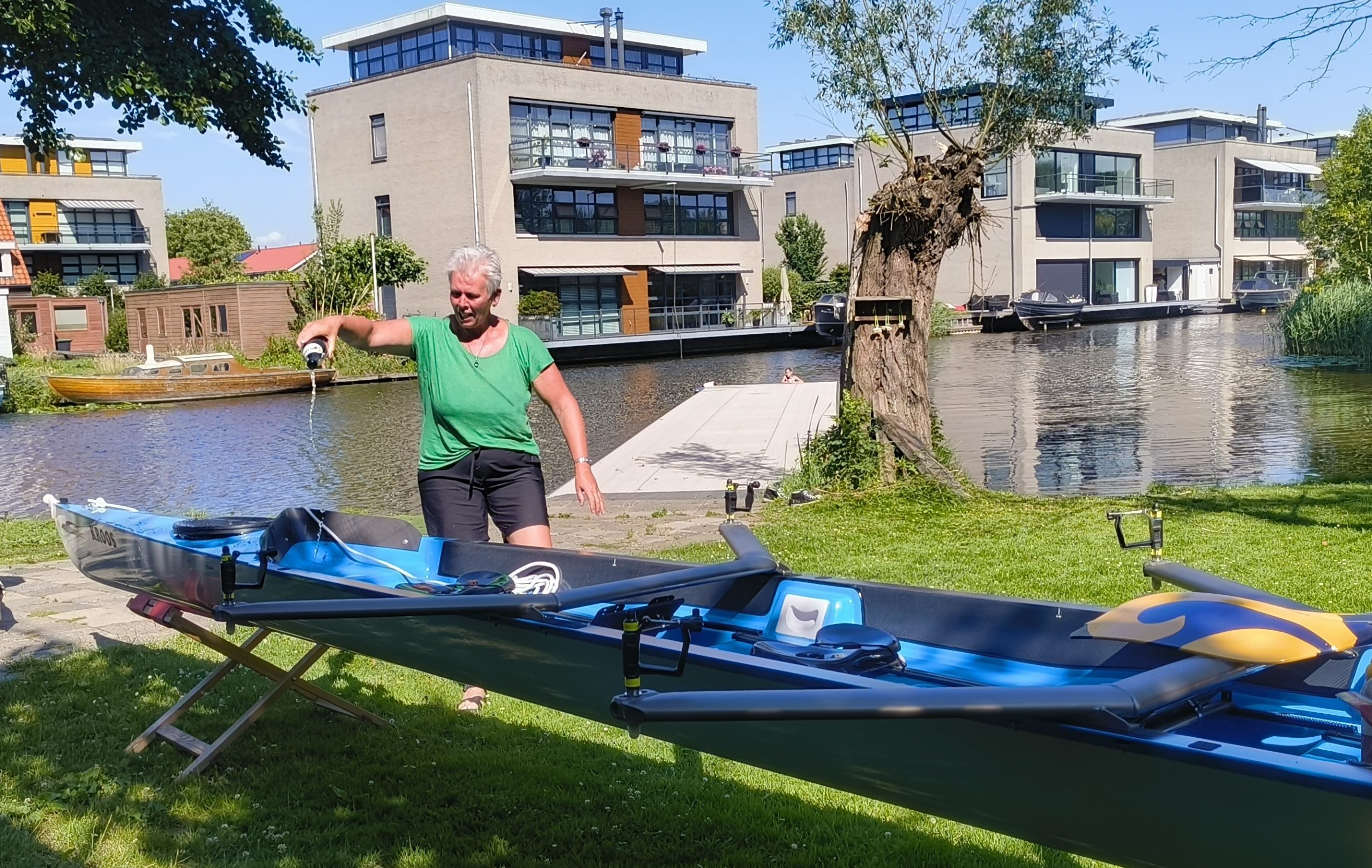 Nieuwe roeiboot 'Kroos' gedoopt bij RV Iris - Hillegom Online