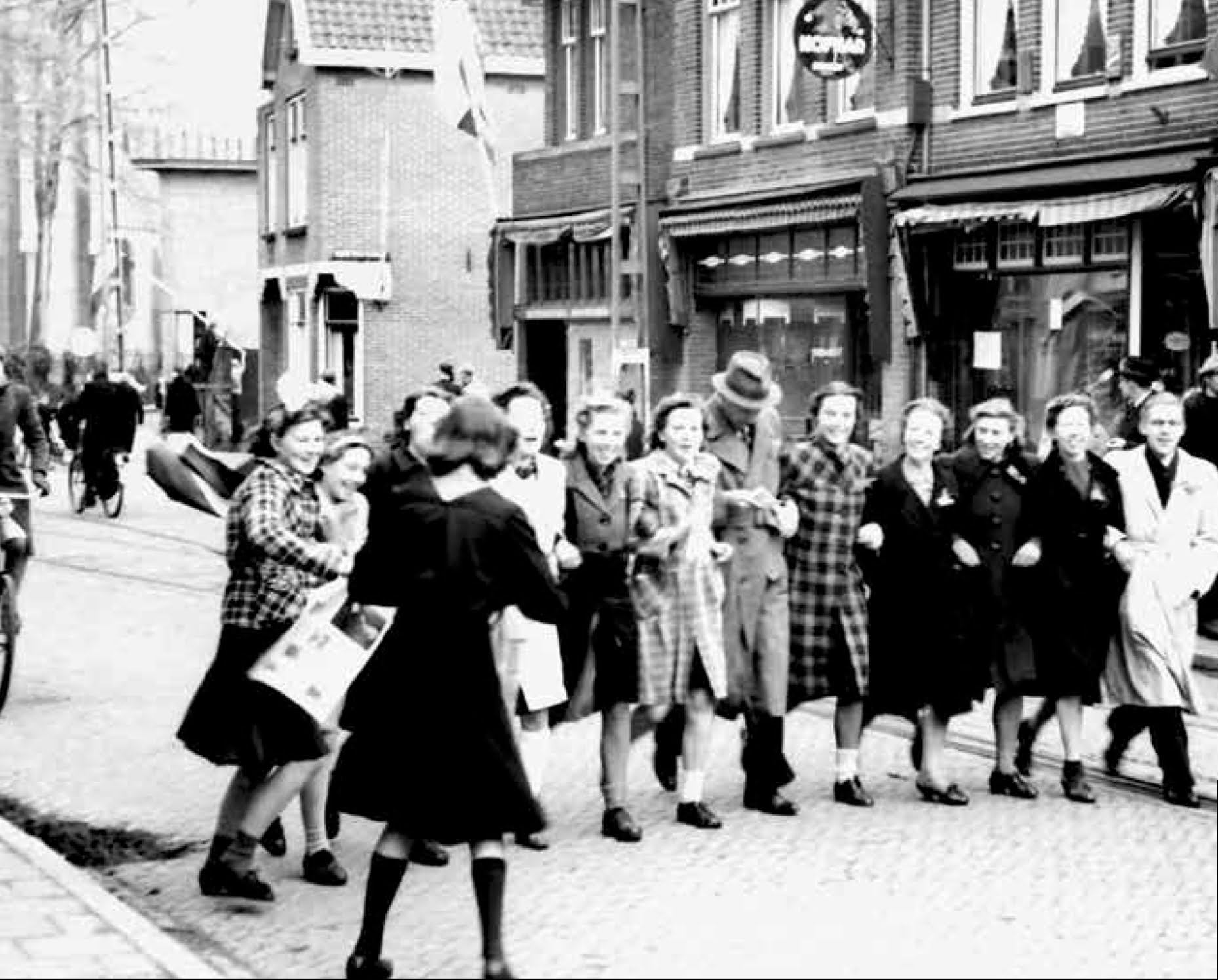 Vrienden-tentoonstelling: voorproefje bevrijdingsfilm via website ...